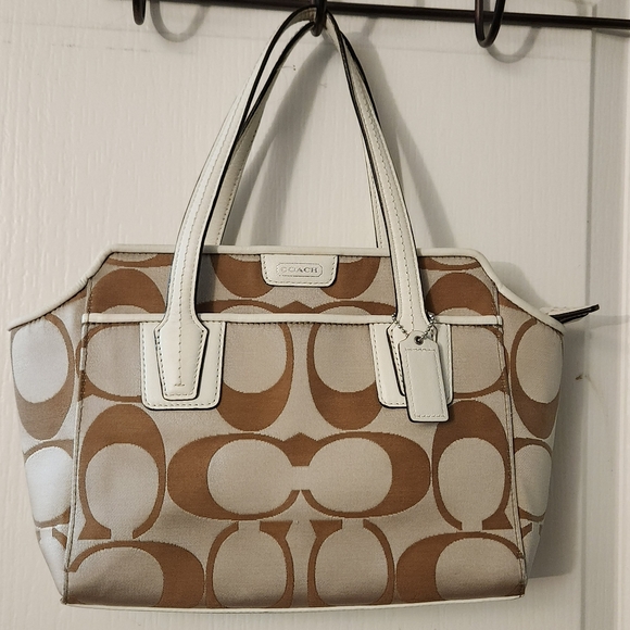 Coach | Bags | Coach Mini Beige White Kelsey Signature Satchel Bagno ...